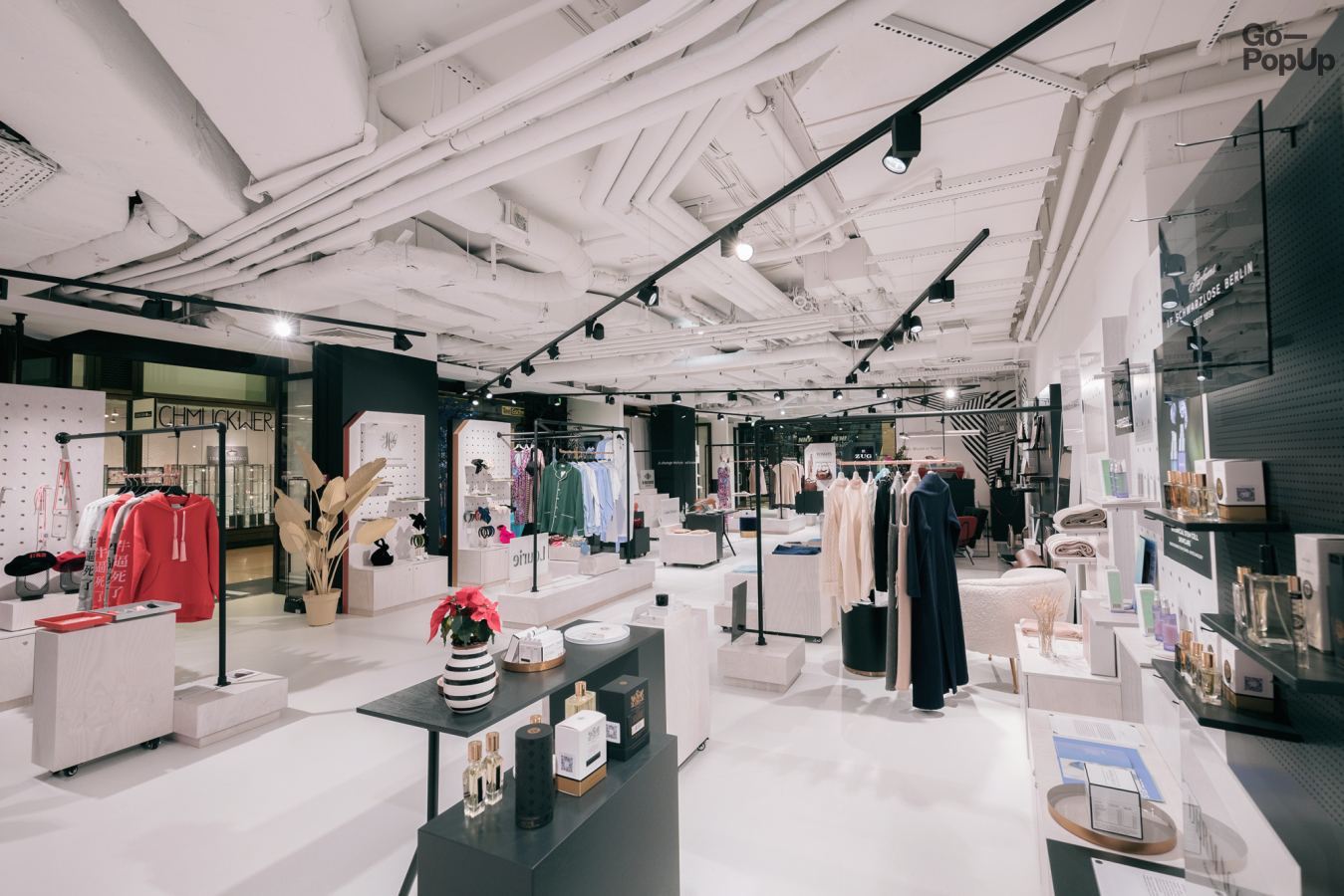 Rent space Retail Reinvented - Your full-service Storefront in Berlin